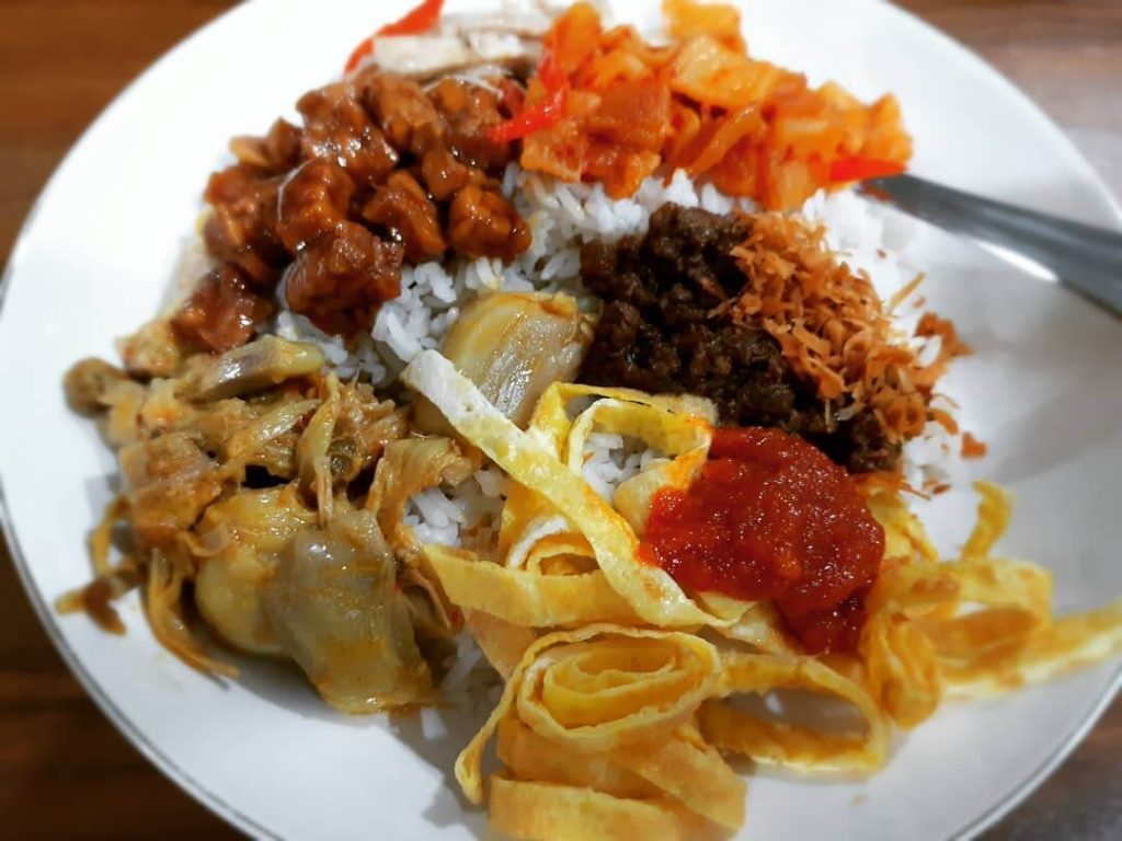 √ 17 Makanan Khas Tegal + Harga dan Rekomendasi Resto