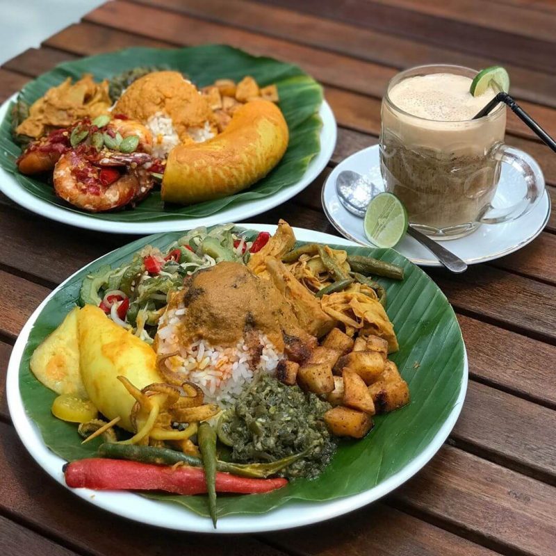 √ 22 Makanan Khas Padang + Harga dan Rekomendasi Resto