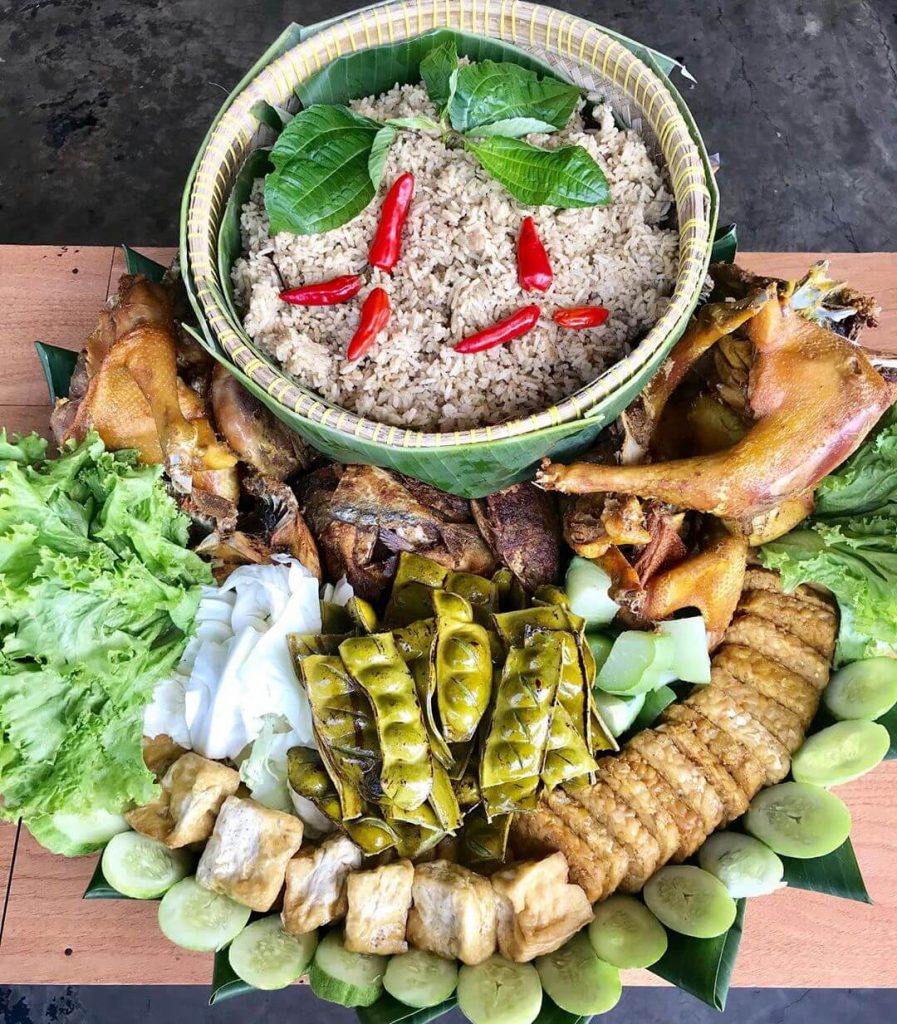 √ 14 Makanan Khas Garut + Harga dan Rekomendasi Restonya