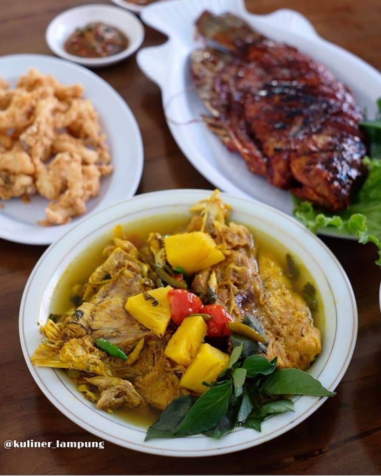 √ 25 Makanan Khas Lampung + Harga dan Rekomendasi Resto