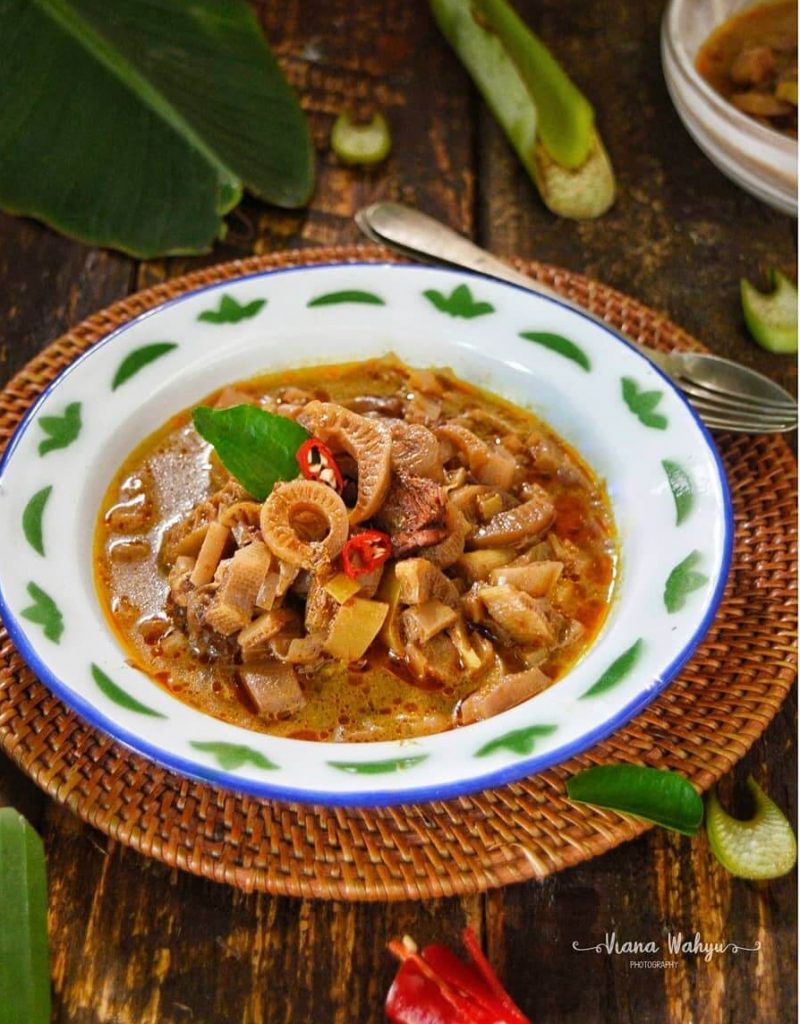 √ 17 Makanan Khas Lombok + Harga dan Rekomendasi Resto