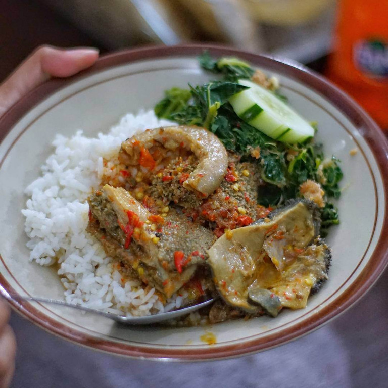 √ 13 Makanan Khas Labuan Bajo dan Rekomendasi Resto